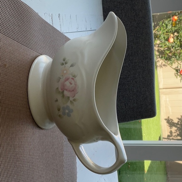 Pfaltzgraff | Dining | Pfaltzgraff Tea Rose Pattern Stoneware Gravy Boat Great Condition | Poshmark